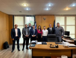 ΠΑΡΑΠΟΛΙΤΙΚΑ 90,1 FM